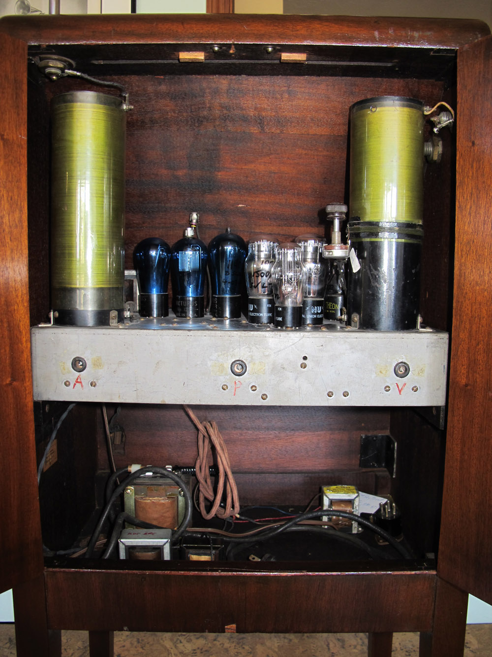 RCATheremin.com | 1933–34 Theremin Studio Theremin