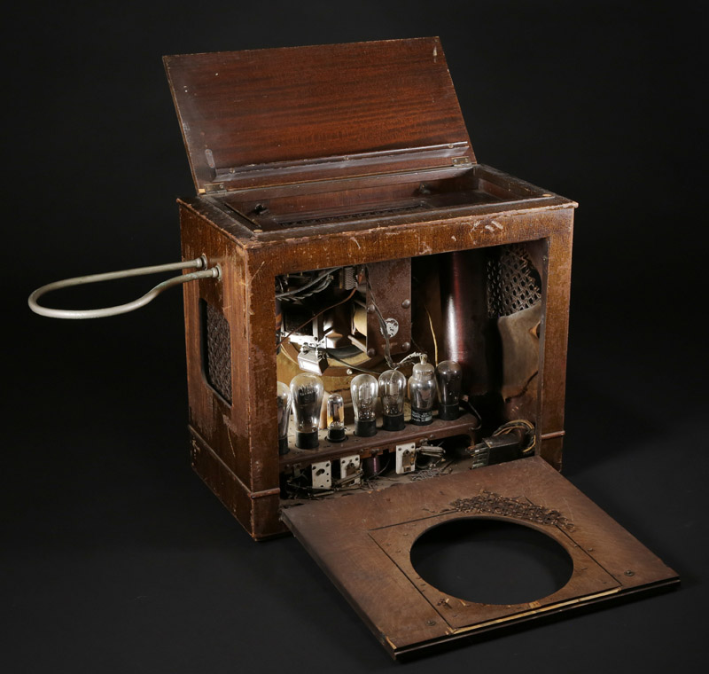 RCATheremin.com | 1930 Second-Generation Prototype RCA Victor Theremin